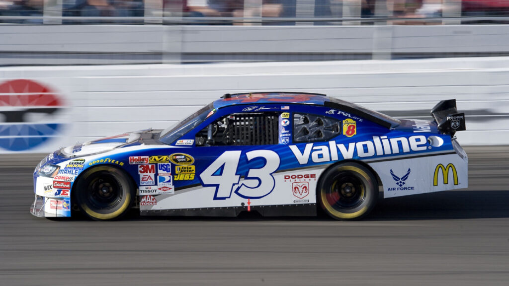 Valvoline Vs Castrol | Find The Best Brand for Your Vehicle!